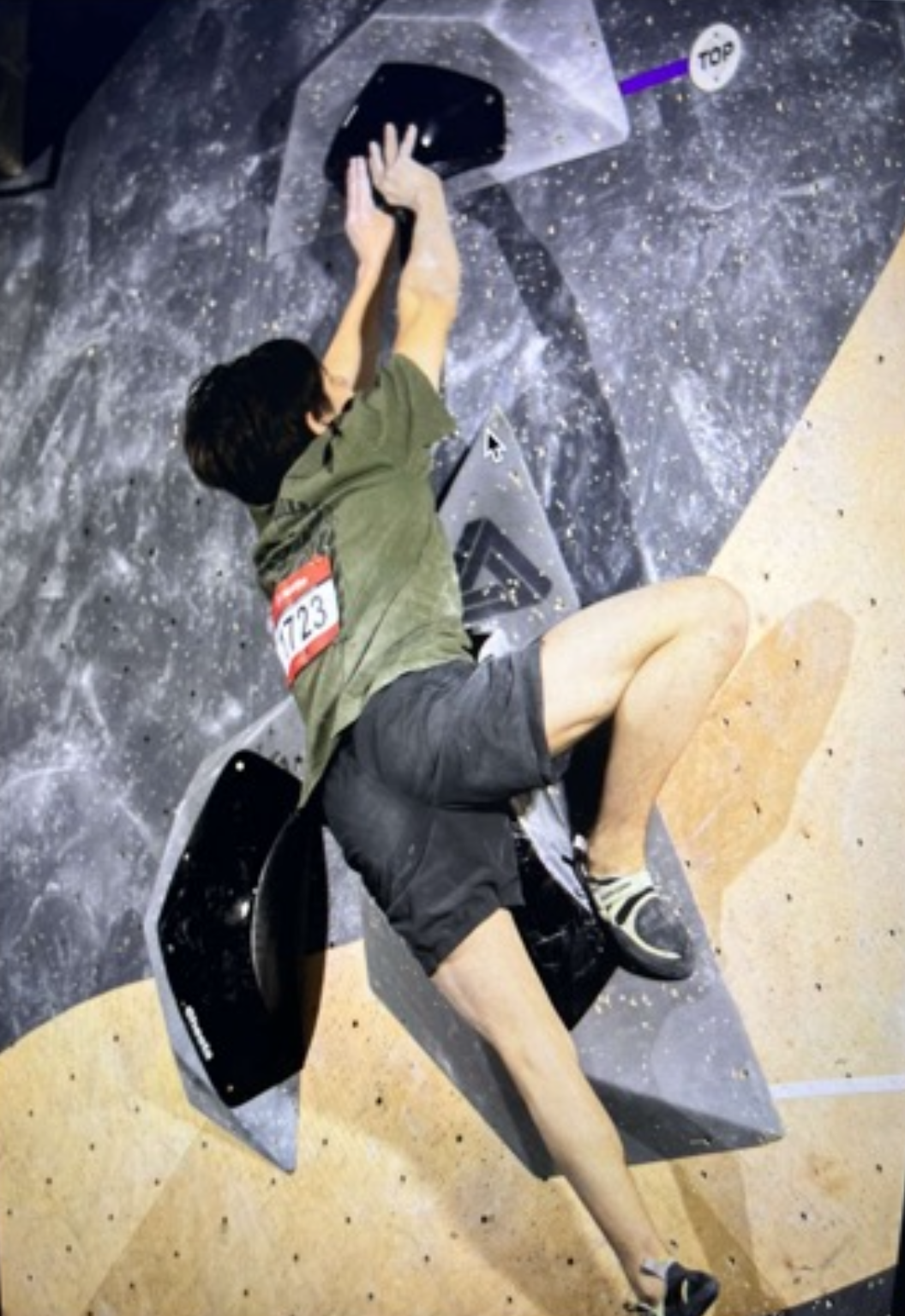 Climbing – Luca Benga